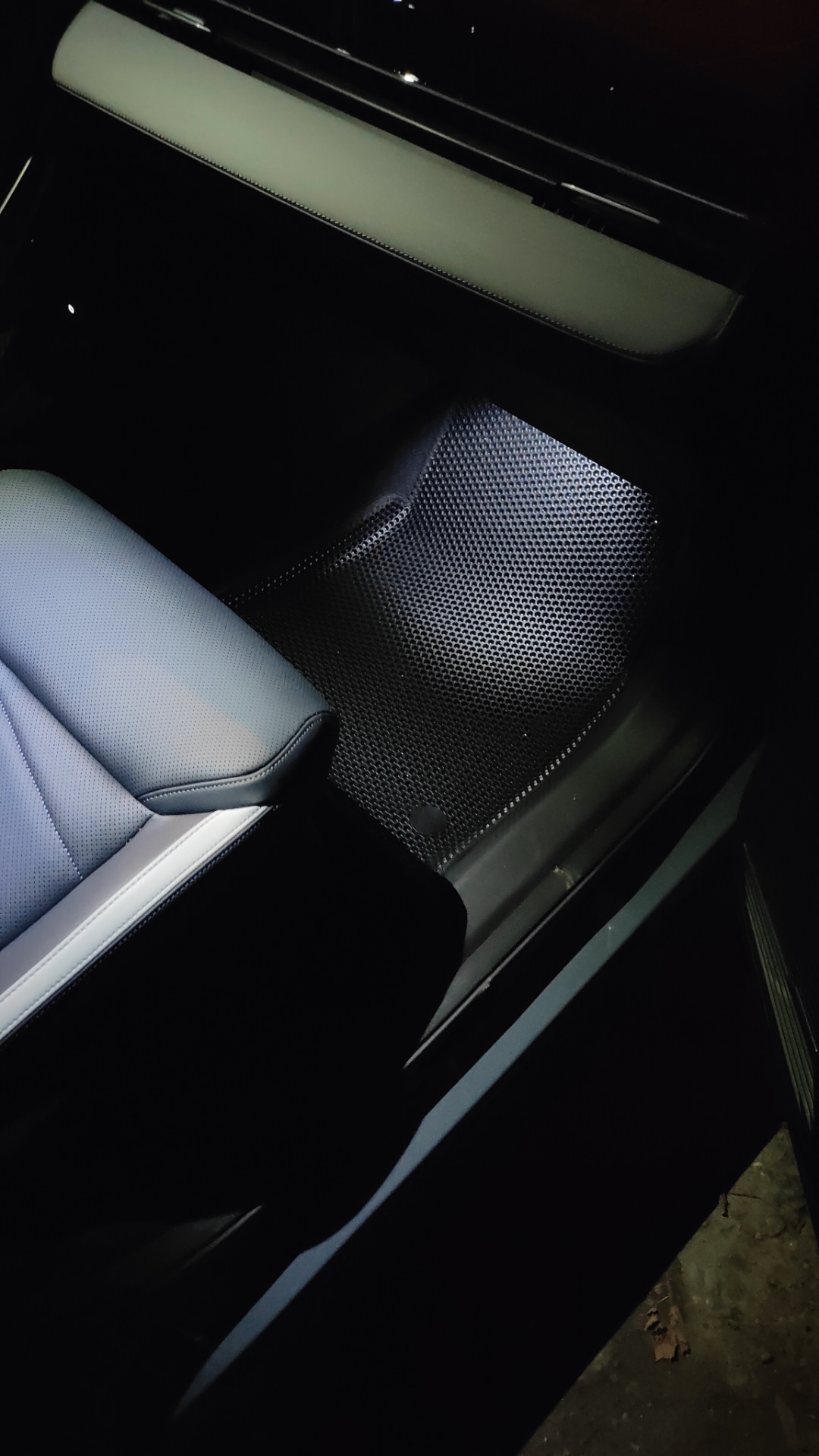 Стандартное дооснащение — Geely Atlas (2G), 2 л, 2024 года | аксессуары ...