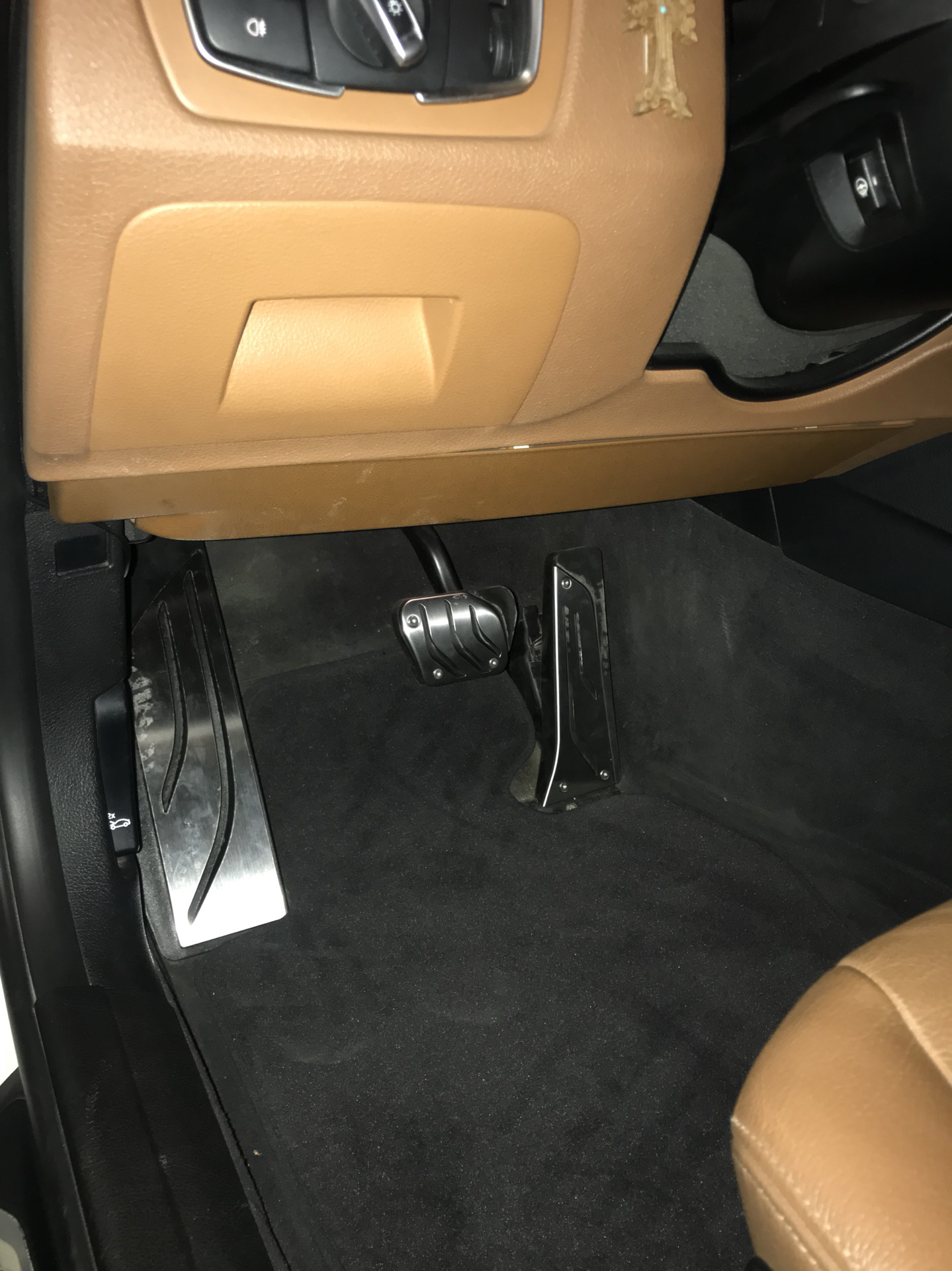 Накладки на педали — BMW 3 series (F30), 2 л, 2014 года | аксессуары ...