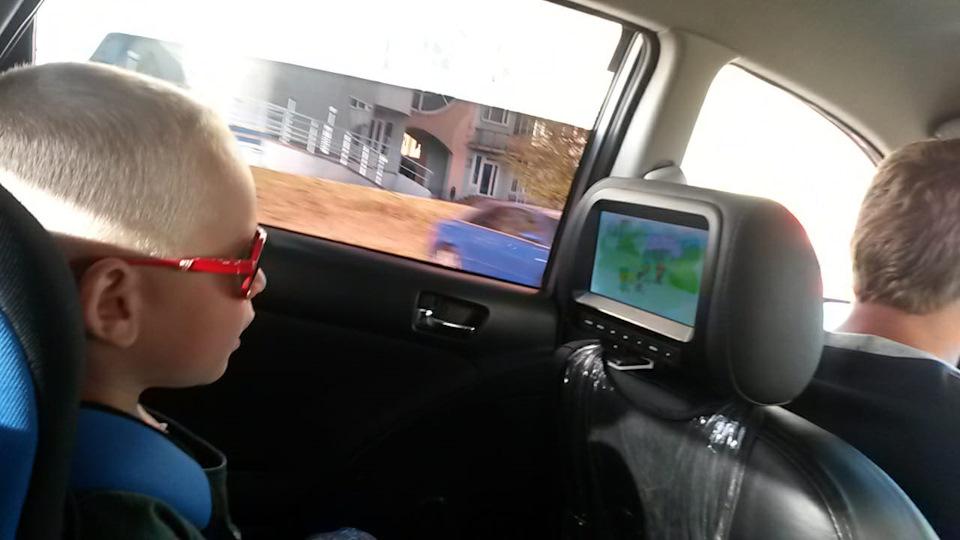 Подголовник с монитором с Али в Toyota Matrix E13* — Toyota Matrix (1G ...