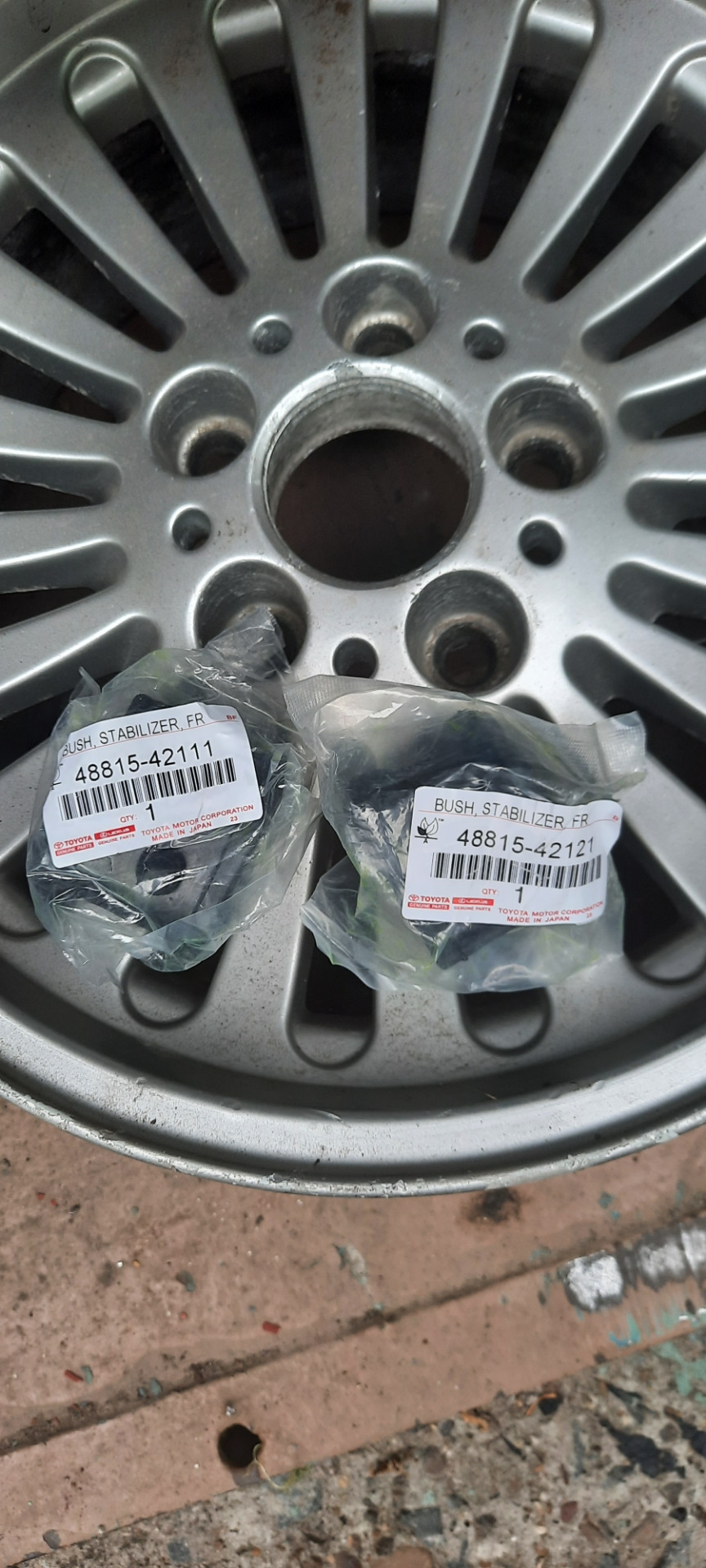 Передние втулки — Toyota RAV4 (IV), 2 л, 2019 года | плановое ТО | DRIVE2