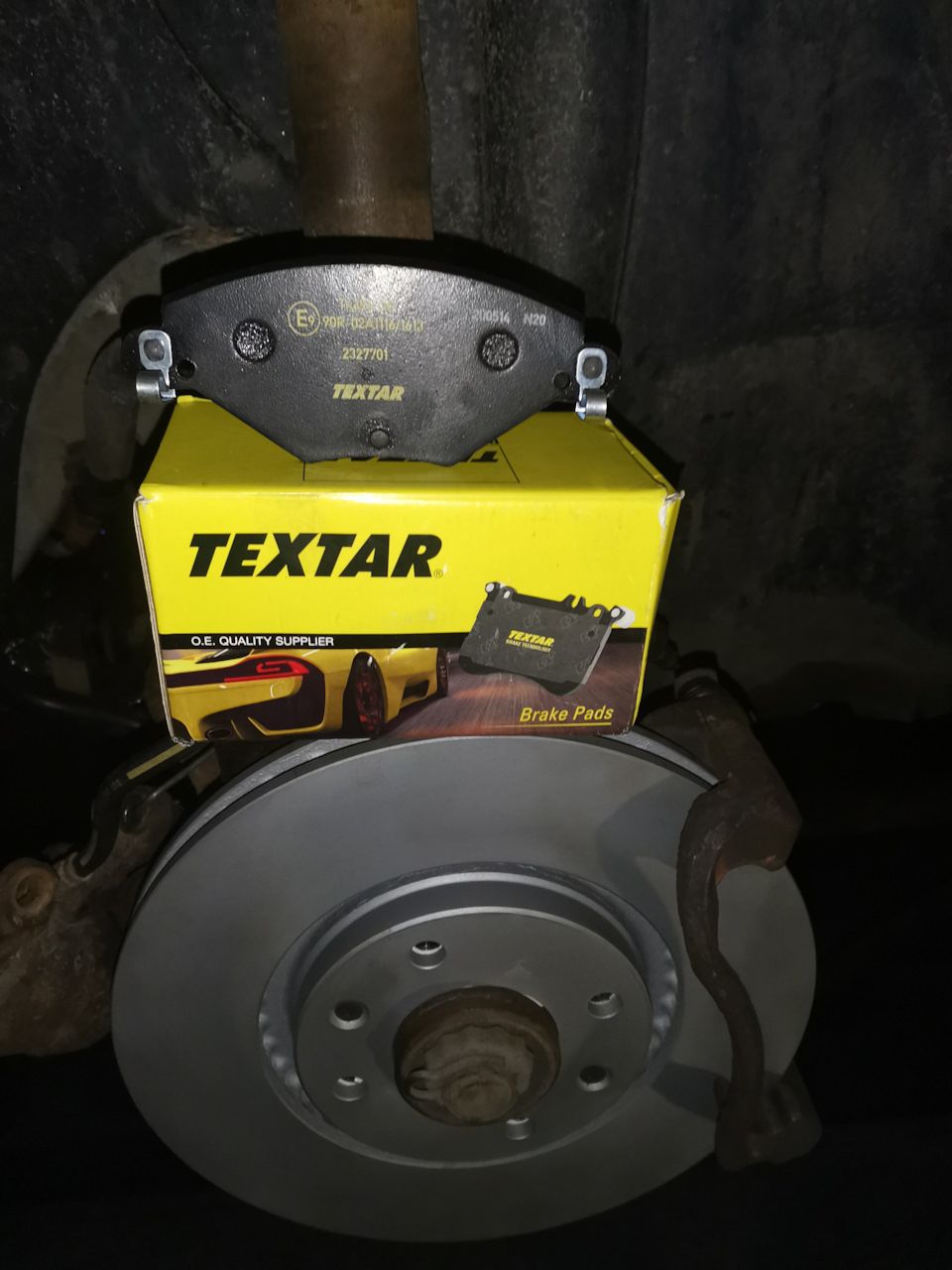 2327701 Комплект тормозных колодок. Передняя ось TEXTAR | Запчасти на DRIVE2