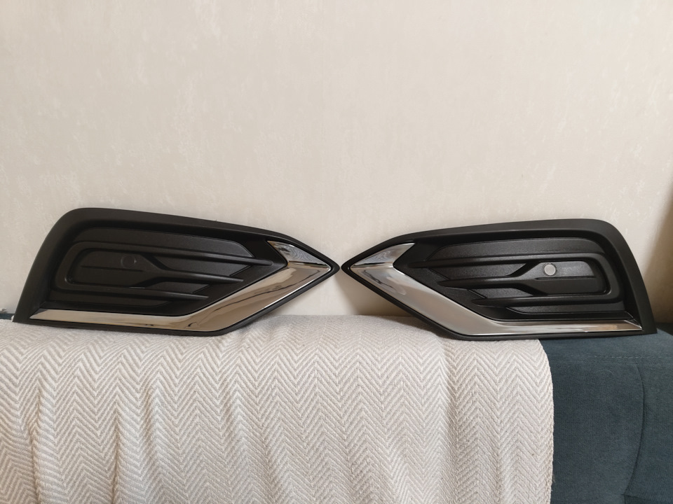 Кусочек от Inscription в -> Momentum — Volvo V60 (2G), 2 л, 2019 года ...