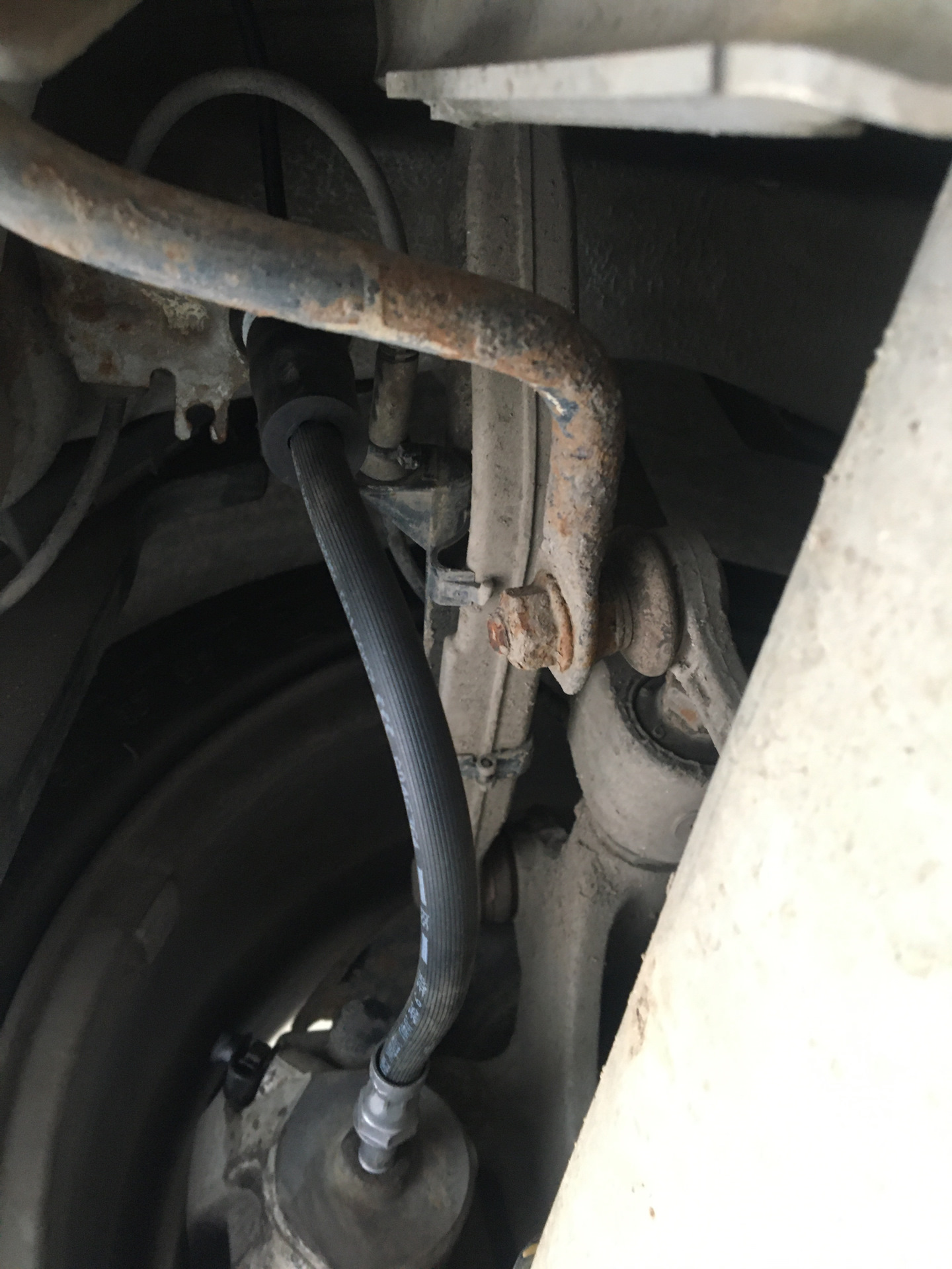 Тормозные трубки и шланги — BMW 5 series (E39), 2 л, 1997 года | своими ...