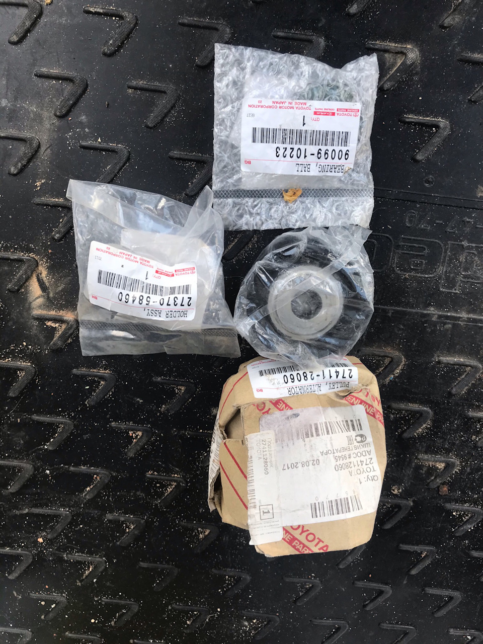 2737058460 Щетки генератора TOYOTA LEXUS | Запчасти на DRIVE2