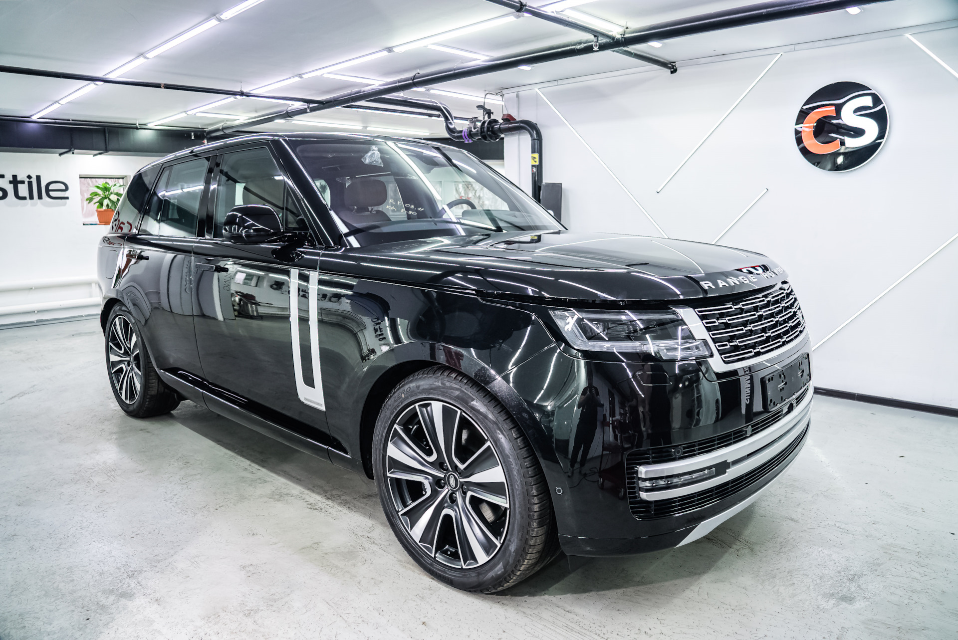Тонировка задней полусферы Range Rover пленкой Llumar — Car-Stile на DRIVE2