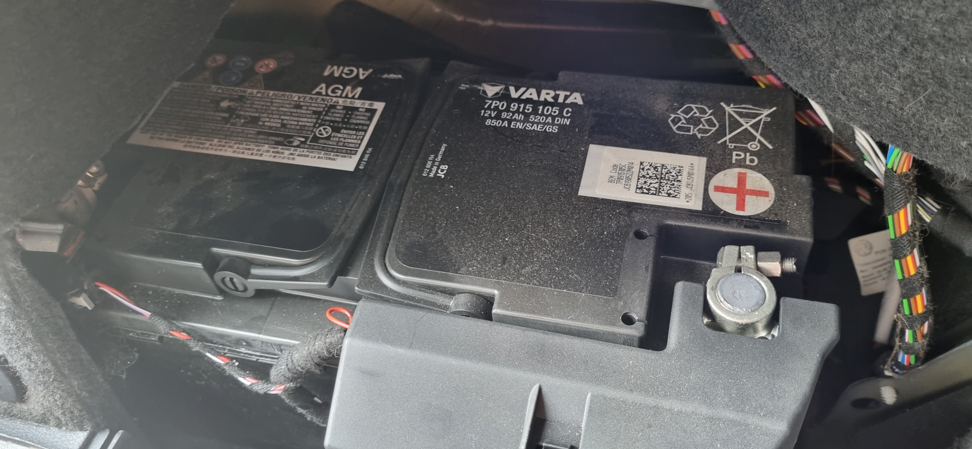 Буду продлять жизнь АКБ — Volkswagen Passat Alltrack B8 2 л 2019 года просто так Drive2