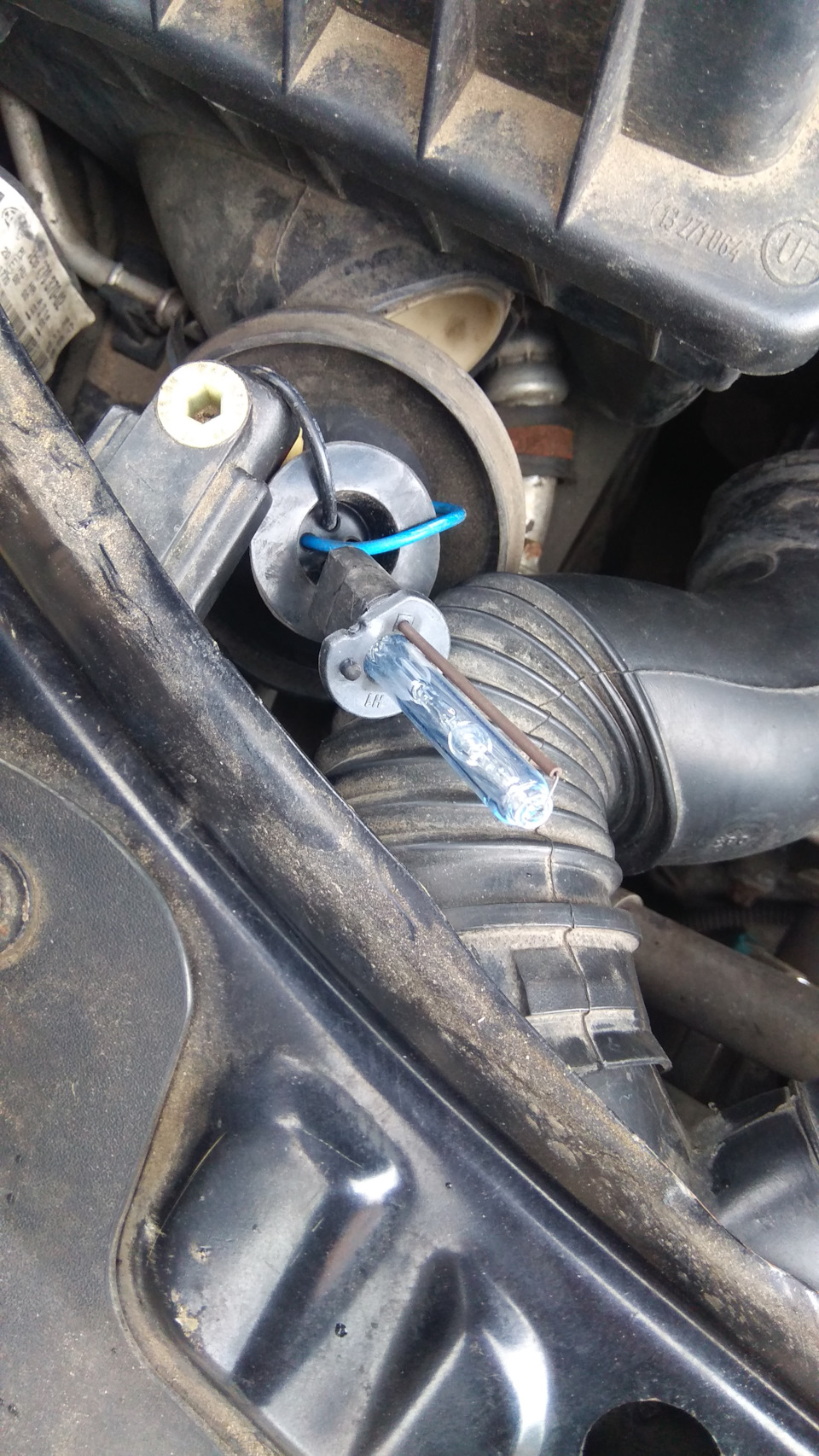 Лампочка дальнего света — Opel Astra H GTC, 1,8 л, 2009 года | просто ...