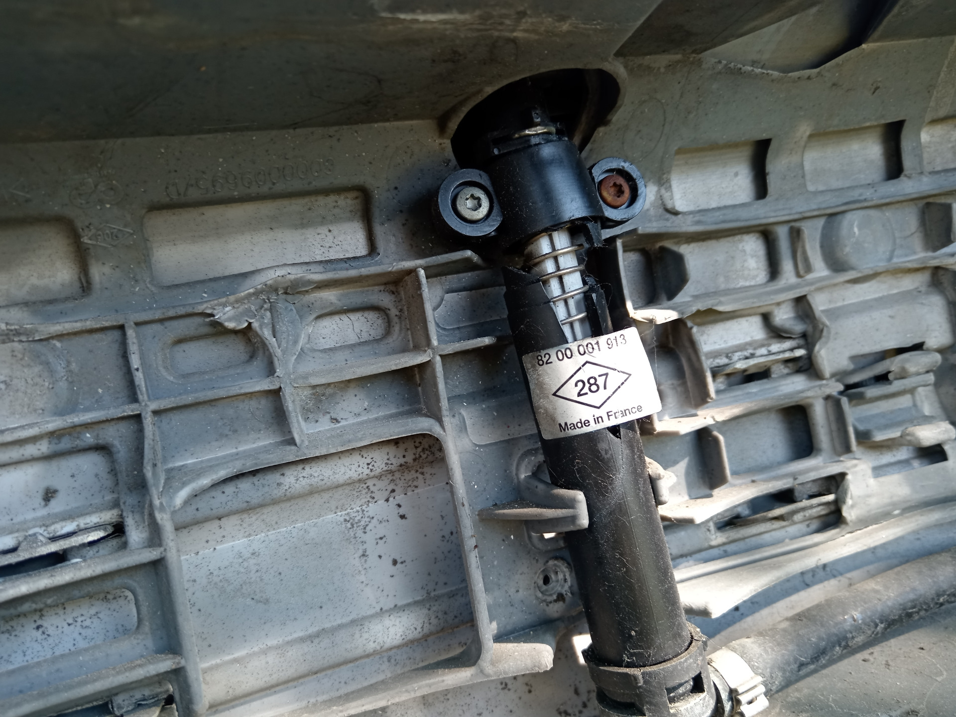 Омыватель фар — Renault Laguna II, 1,8 л, 2001 года | стайлинг | DRIVE2