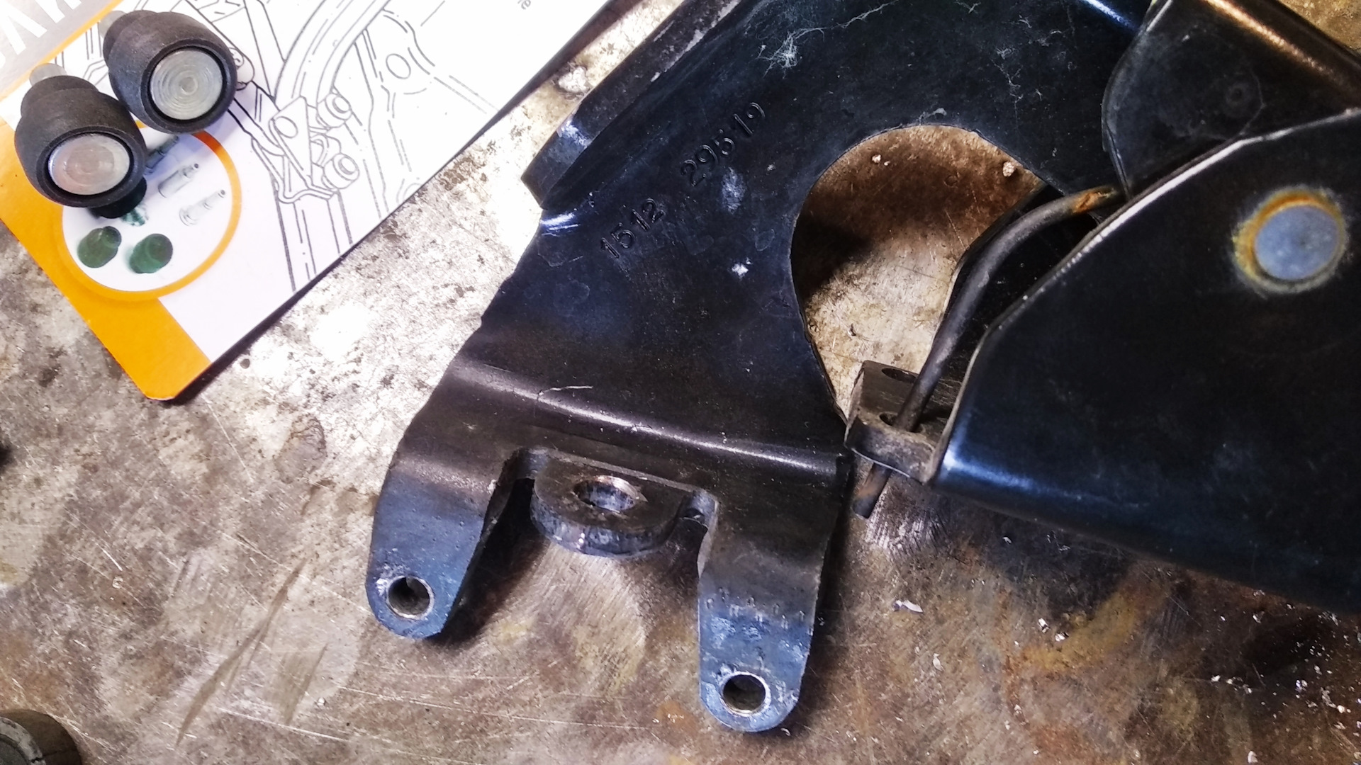 Замена роликов сдвижной двери. — Citroen Jumpy (2G), 2 л, 2015 года ...