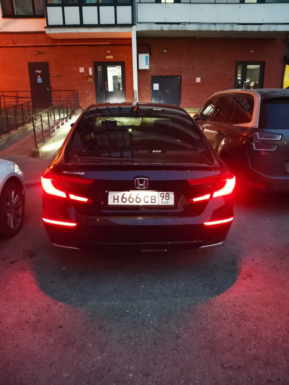 Катафоты с подсветкой в задний бампер. — Honda Accord (10G), 1,5 л ...
