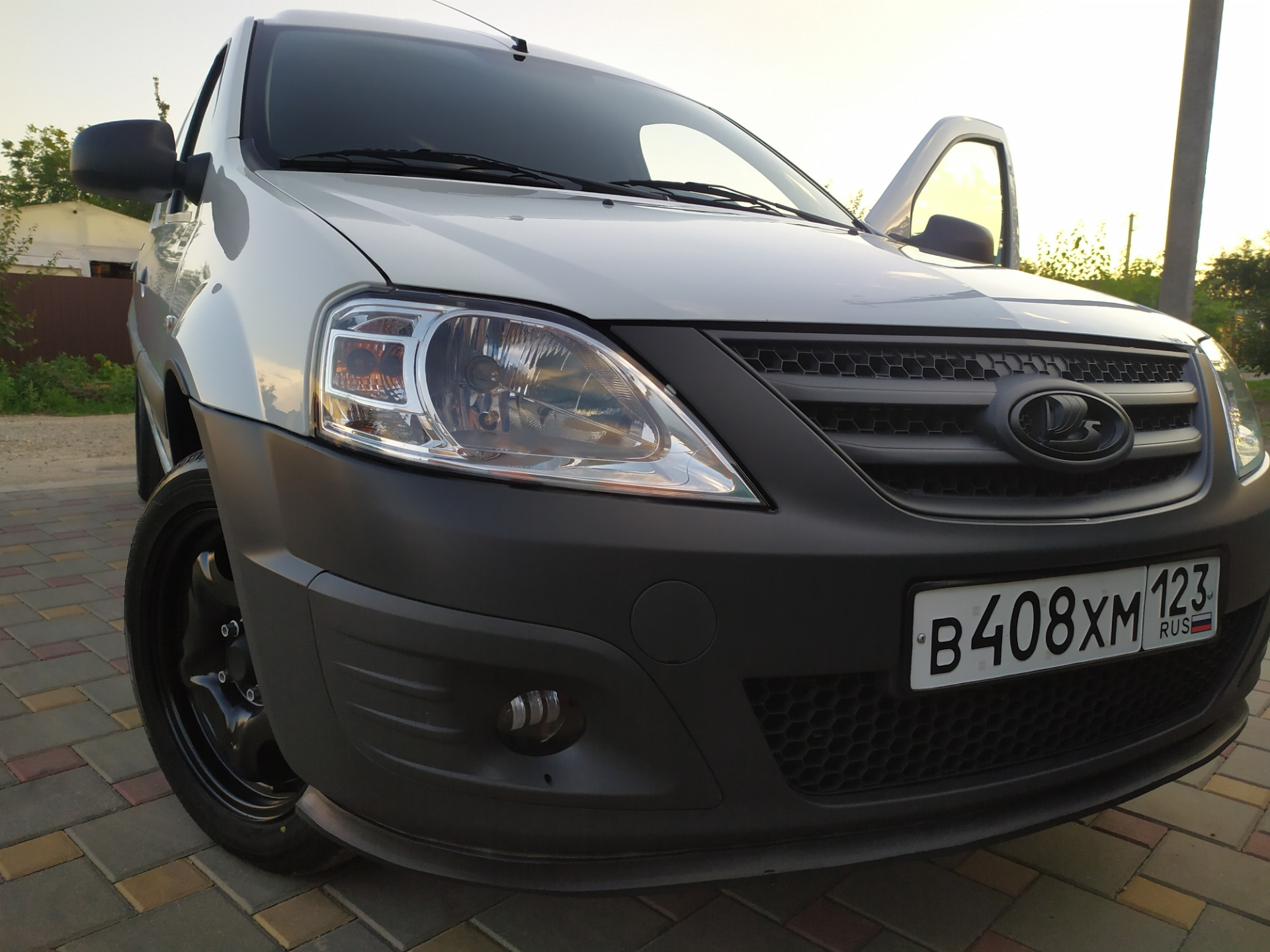 New look v3.0 — Lada Largus Фургон, 1,6 л, 2019 года | стайлинг | DRIVE2