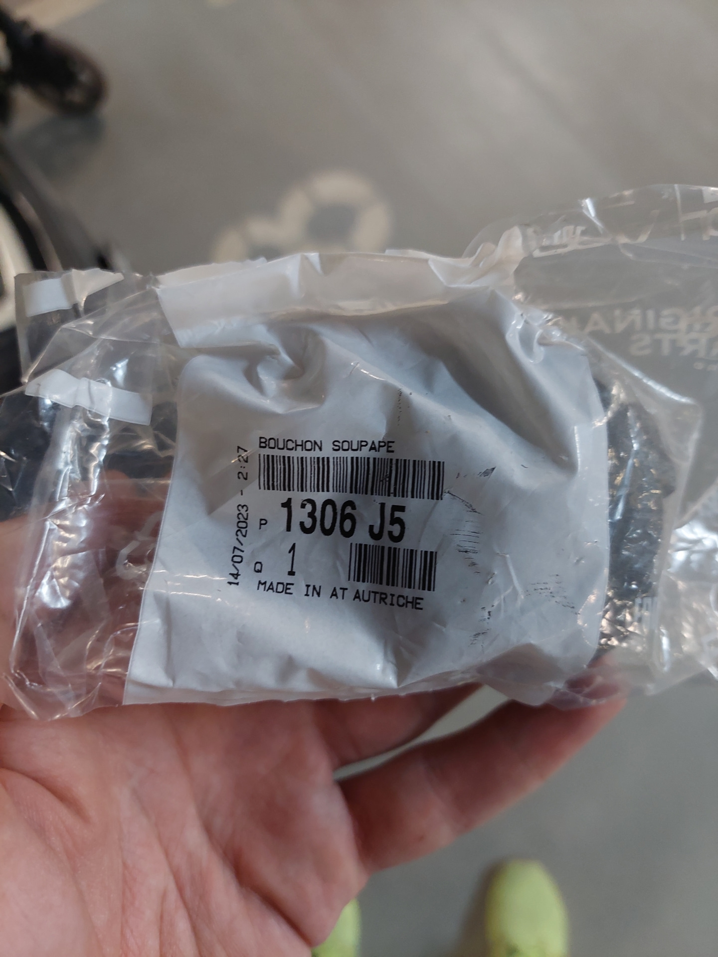 Замена пробки расширительного бачка — Peugeot 308 SW (1G), 1,6 л, 2008 ...