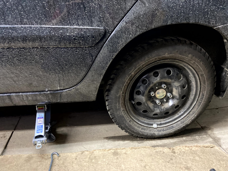 #13 Домкрат Alca, лето оригинал Лада R15 — Lada Гранта Лифтбек (2G), 1 ...