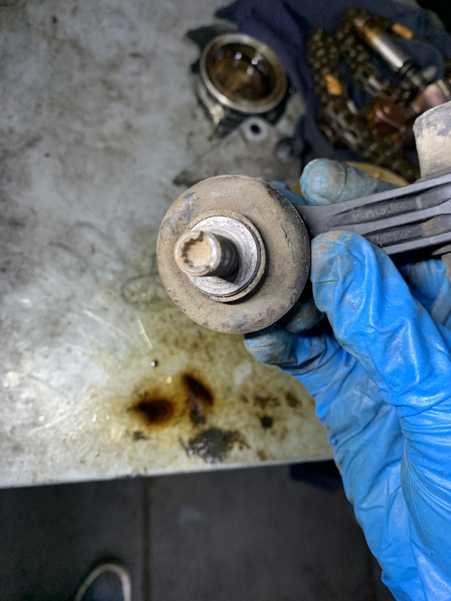 Замена заднего стабилизатора — Volkswagen Passat B8, 1,8 л, 2018 года ...