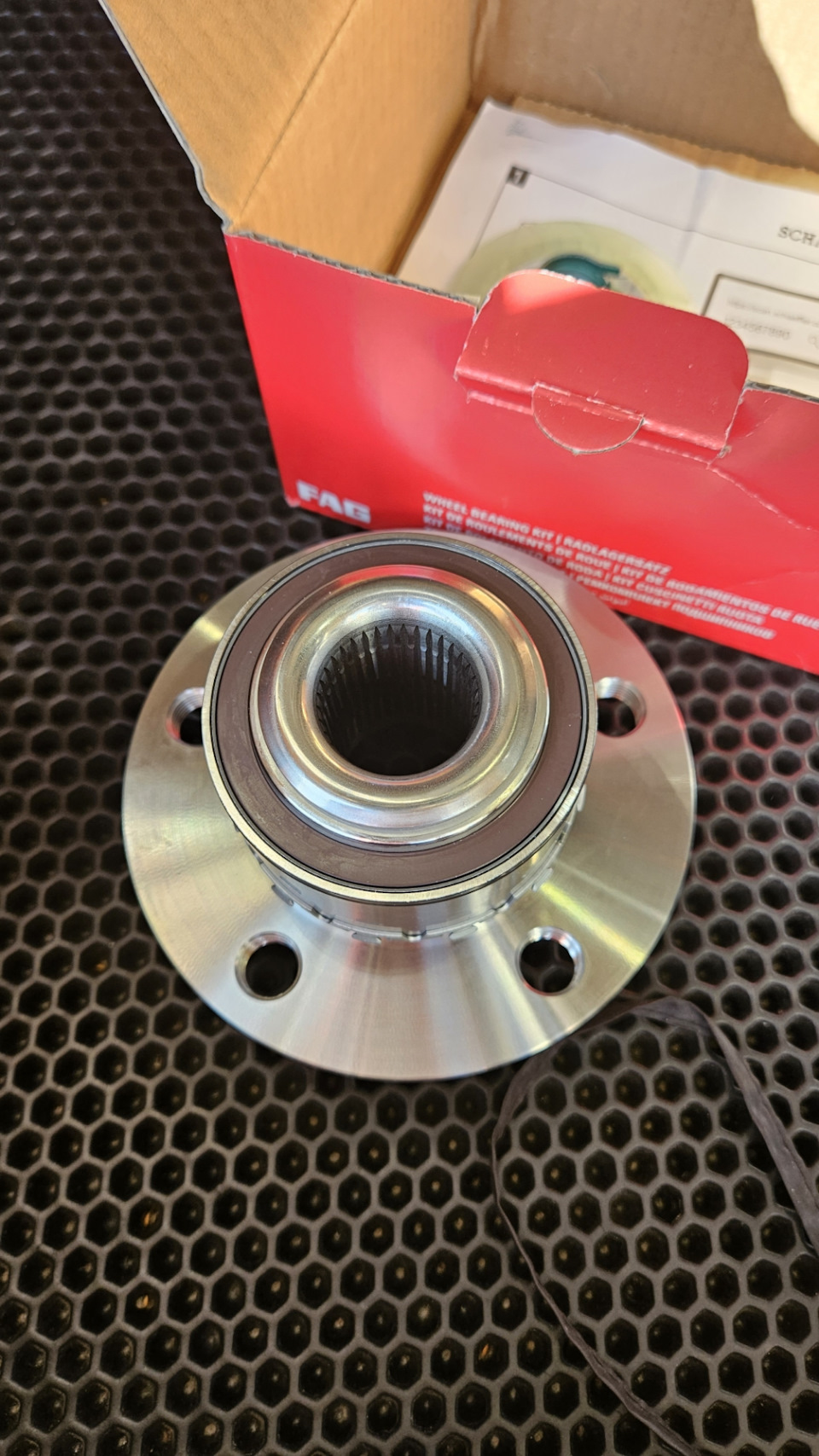 Замена переднего левого ступичного подшипника — Volkswagen Polo Sedan ...