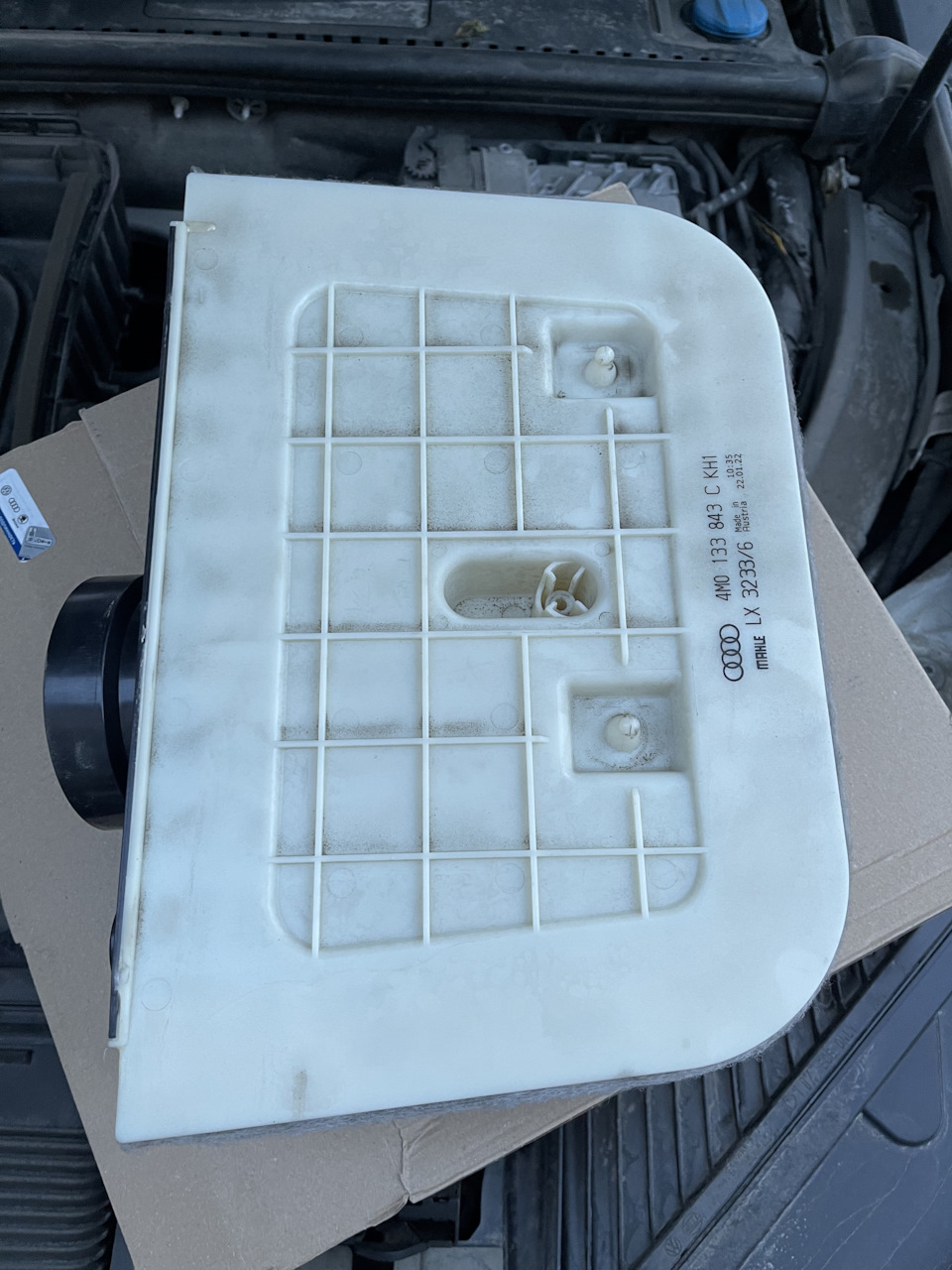 4M0133843C Фильтр воздушный / AUDI Q7 2.0TFSI, 3.0TDI 16~ VAG ...