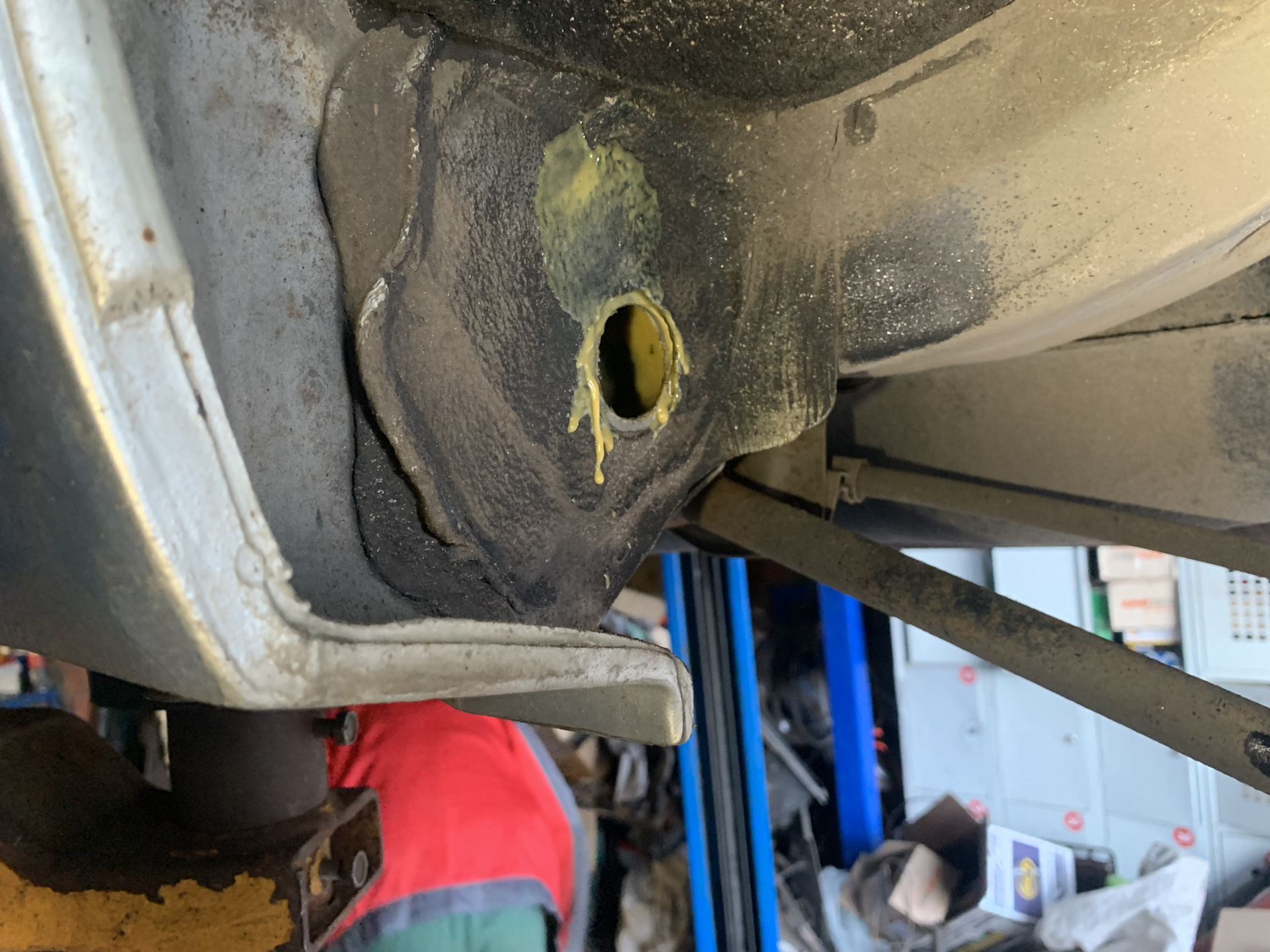 Антикор внутренних полостей — Toyota Camry (XV30), 2,4 л, 2005 года ...