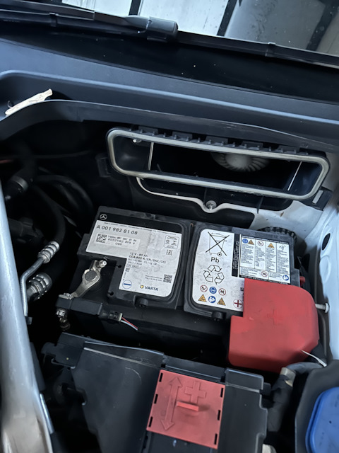 A0019828108 Батарея аккумуляторная 12в 80ач Mercedes | Запчасти на DRIVE2