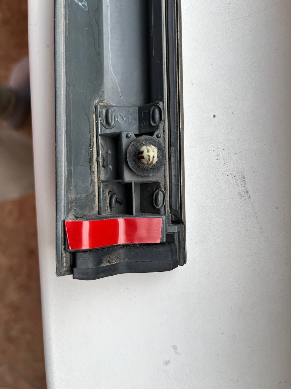 Замена молдинга двери — Lexus GS 450h (1G), 3,5 л, 2010 года | кузовной ...