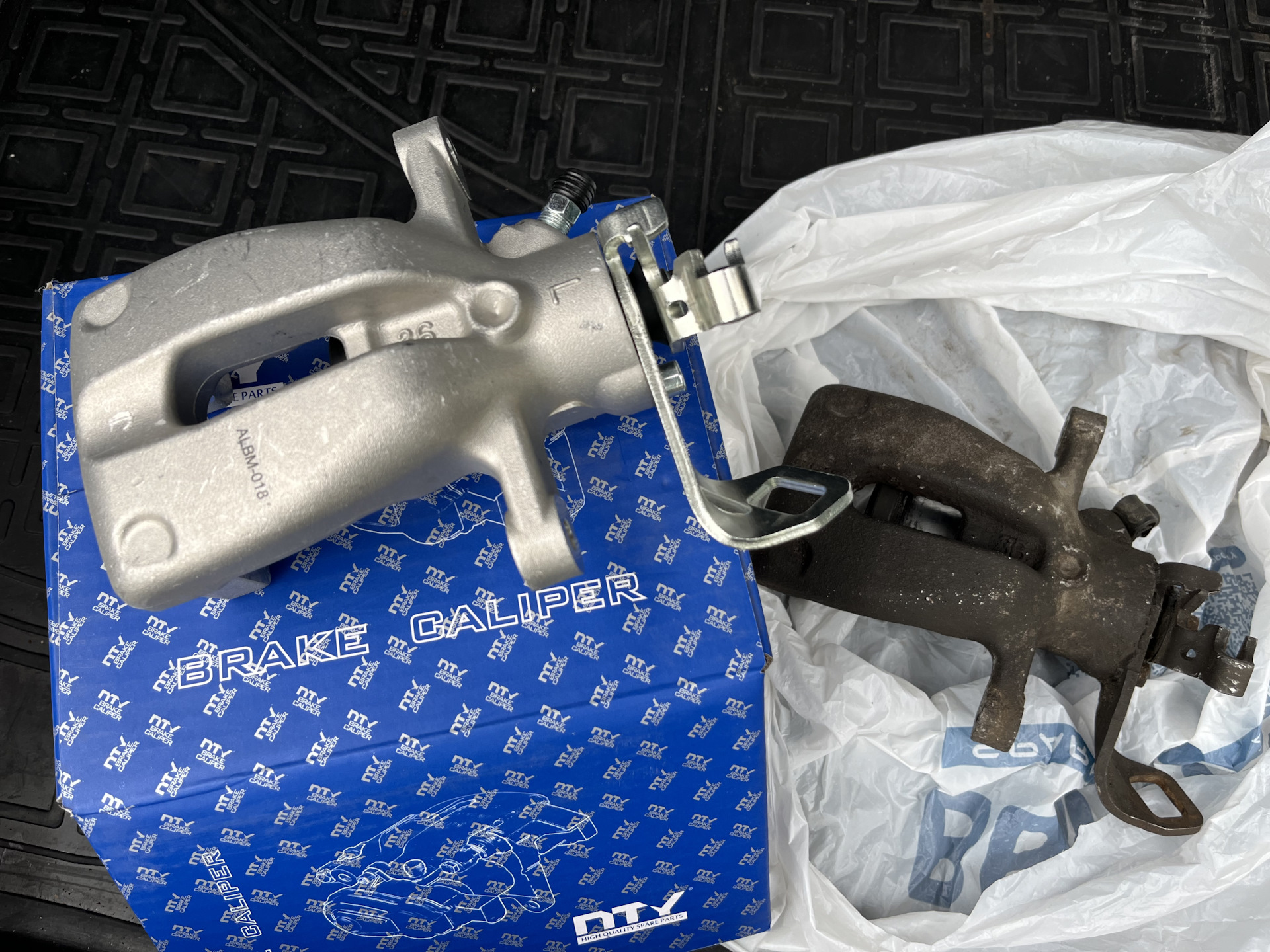 Вопрос с ручником — MINI Cooper S Mk II, 1,6 л, 2009 года | своими ...