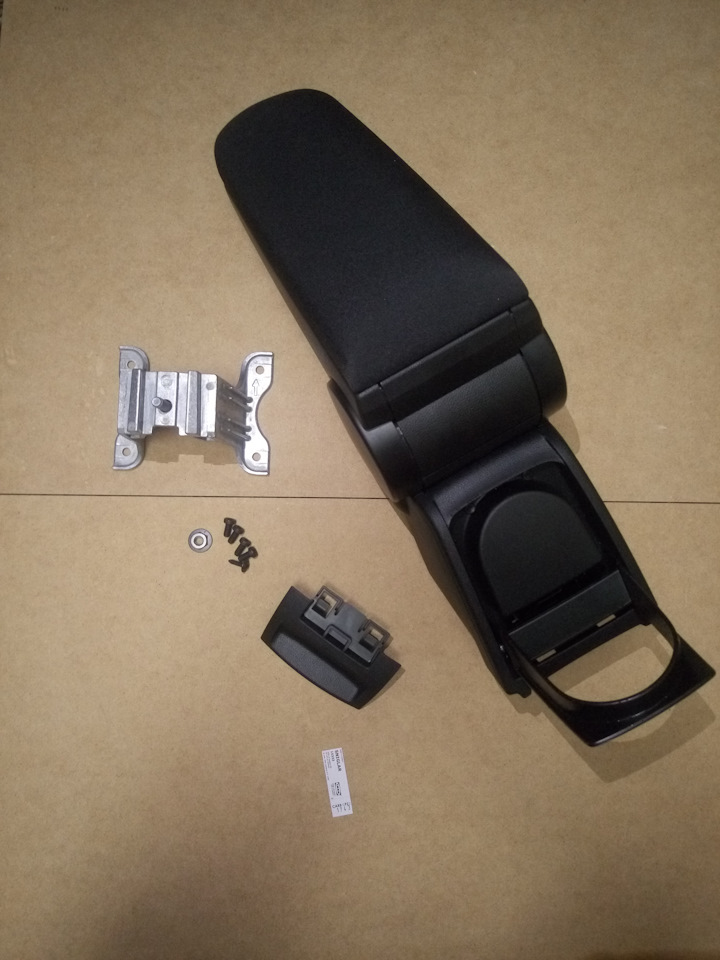Подлокотник Volkswagen Polo Sedan на Volkswagen Polo Sedan. Б/у | 6 000 ...