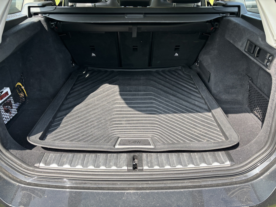 #15. Оригинальный коврик в багажник от BMW G20 в BMW G21. — BMW 3 ...
