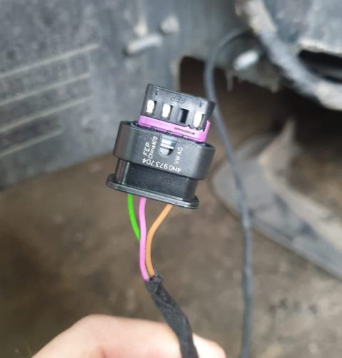 4H0973704 Корпус разъема под плоские VAG | Запчасти на DRIVE2