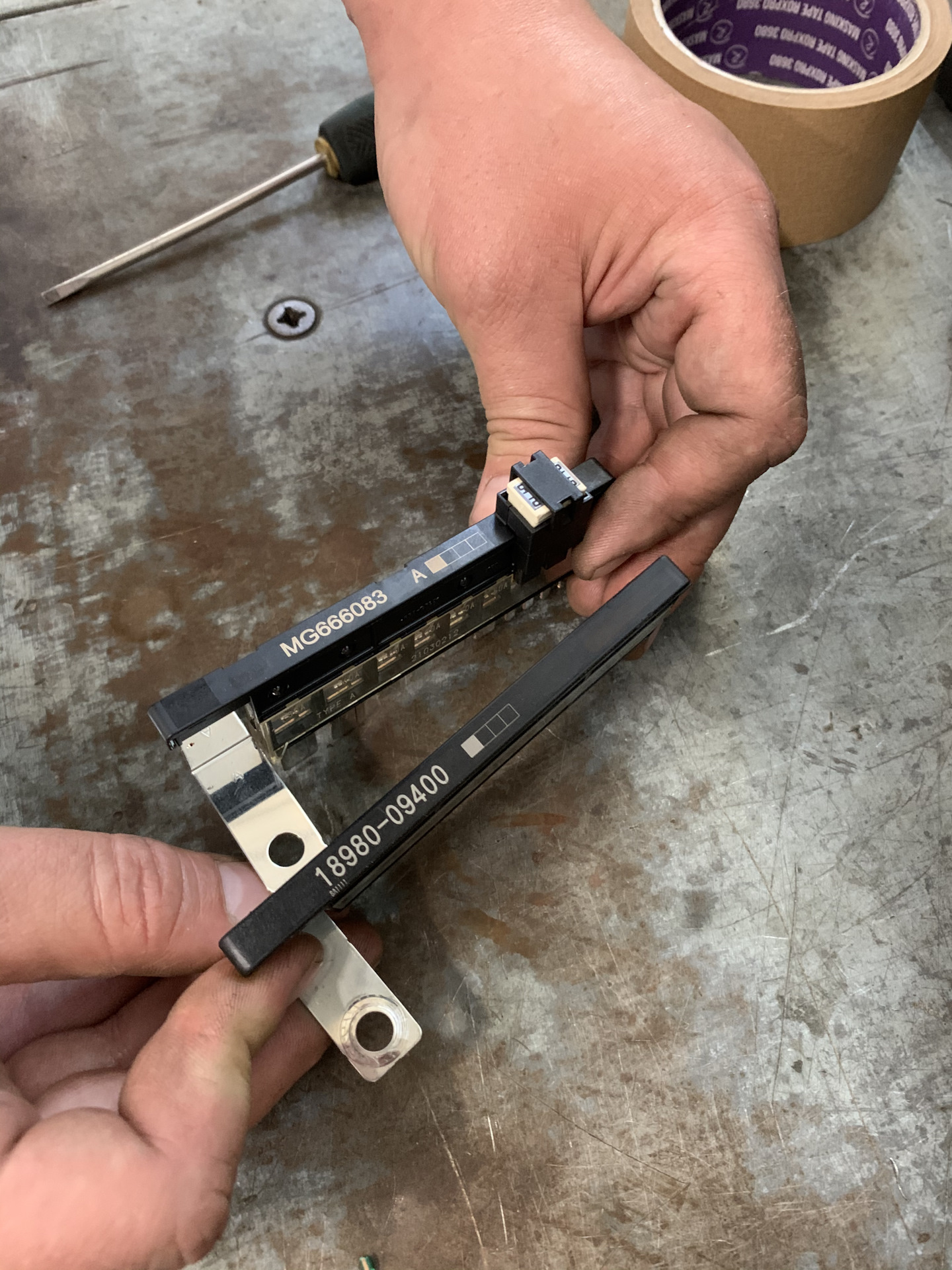 Отзывная компания замена предохранителя — KIA Stinger, 2 л, 2018 года ...