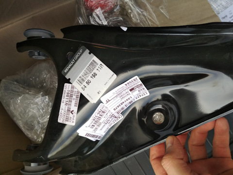 545019811R Рычаг ниж пер л RENAULT | Запчасти на DRIVE2