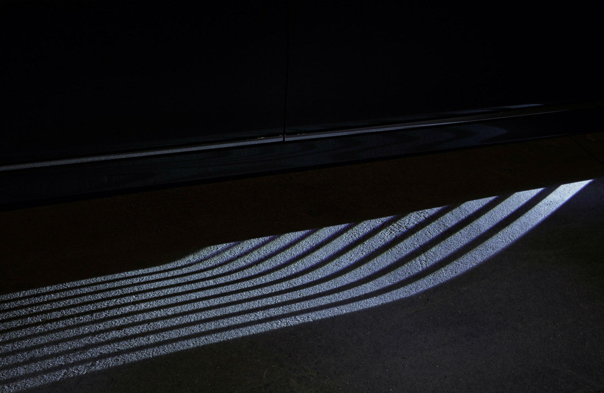 BMW Welcome Light Carpet в E60/E61 — BMW 5 series Touring (E61), 3 л, 2007 года | стайлинг | DRIVE2