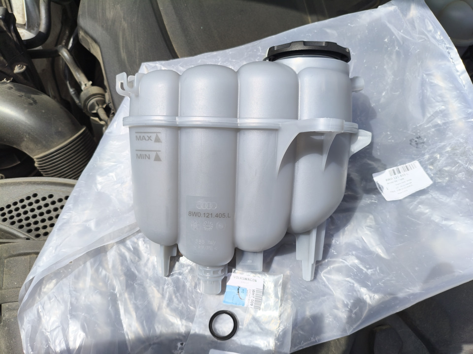 Замена бачка ОЖ на без селикатный и обновление ПО блоков дверей. 80016 ...