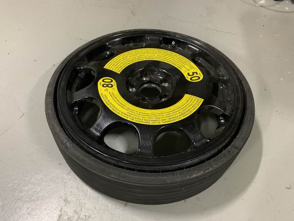 Запаска докатка под крышку багажника (на синих М суппортах) — BMW X3 ...