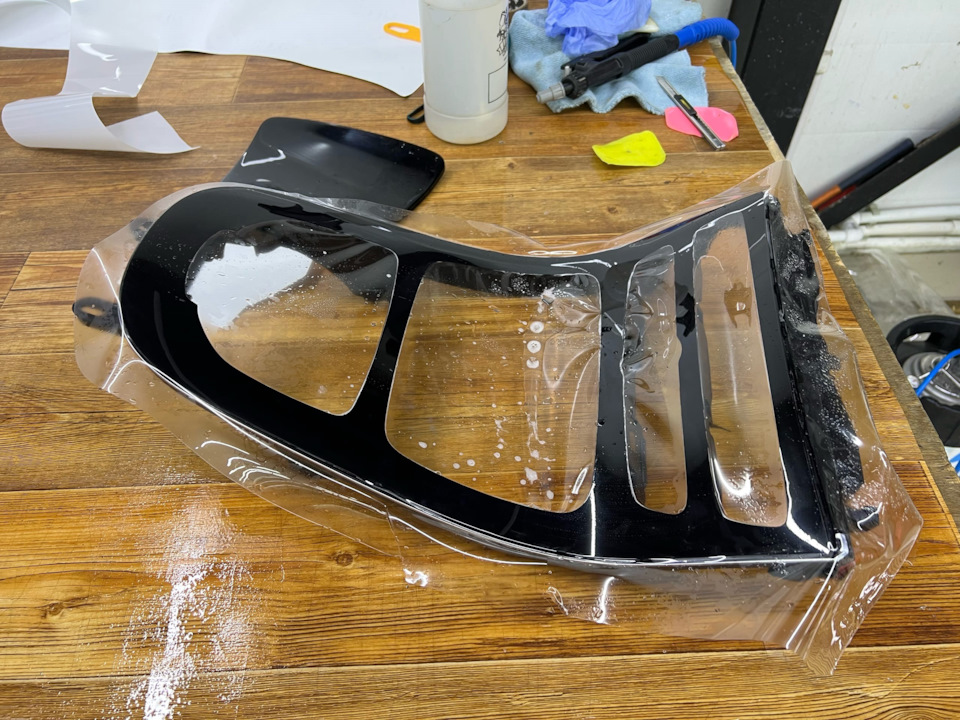 Тонировка панорамы и восстановление центральной консоли — Mercedes-Benz ...