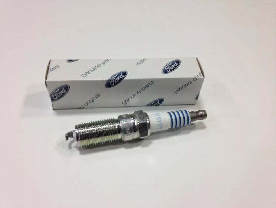 Заменил и почистил свечки — Ford Focus Hatchback III, 2 л, 2012 года ...