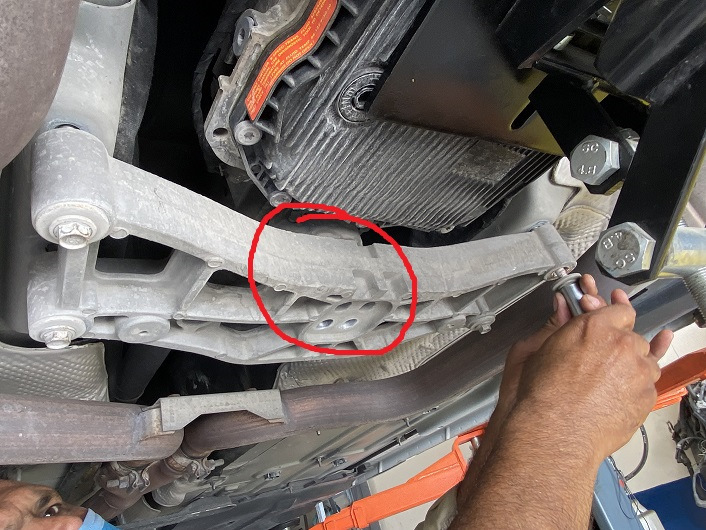 Замена подушек двигателя и КПП — Dodge Charger (7G), 3,6 л, 2013 года ...