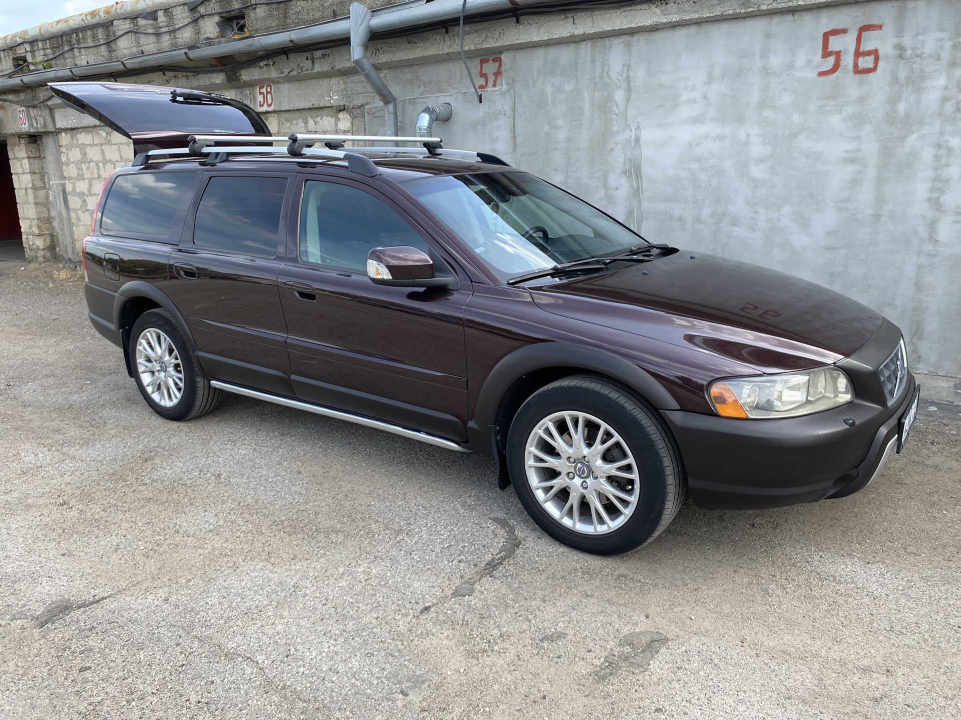 Как насчёт xc70 R-design ? — Volvo XC70 II, 2,4 л, 2006 года ...