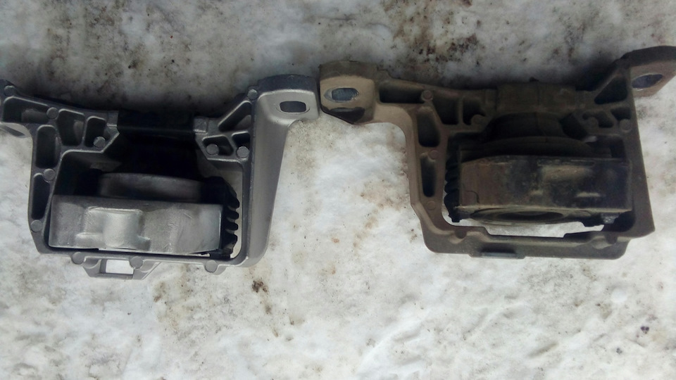замена правой опоры двигателя — Volvo S40 (2G), 2 л, 2010 года | своими ...