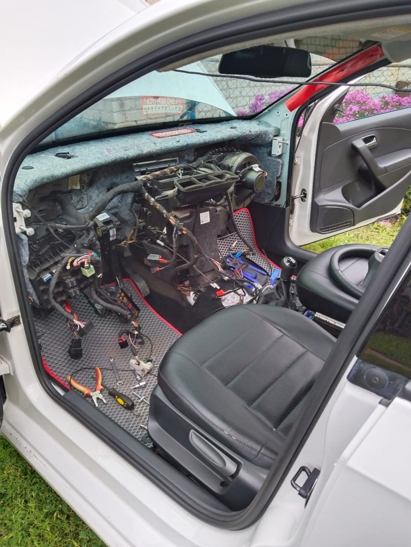 Установка кондиционера в базу поло седан (как штатный) — Volkswagen ...