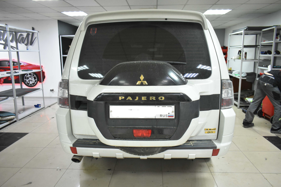 Шумоизоляция Mitsubishi Pajero по новой технологии PROFI | Москва — STP ...