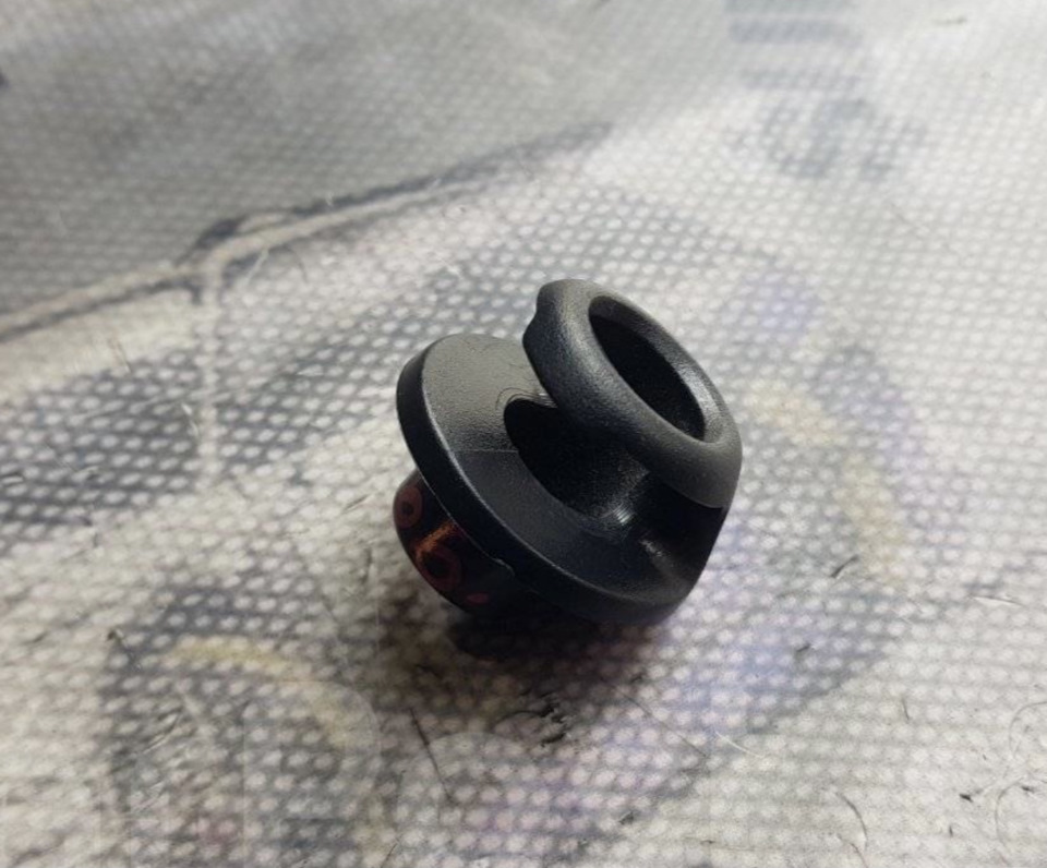 Крючки в багажник от Subaru — Toyota RAV4 Hybrid (5G), 2,5 л, 2020 года ...