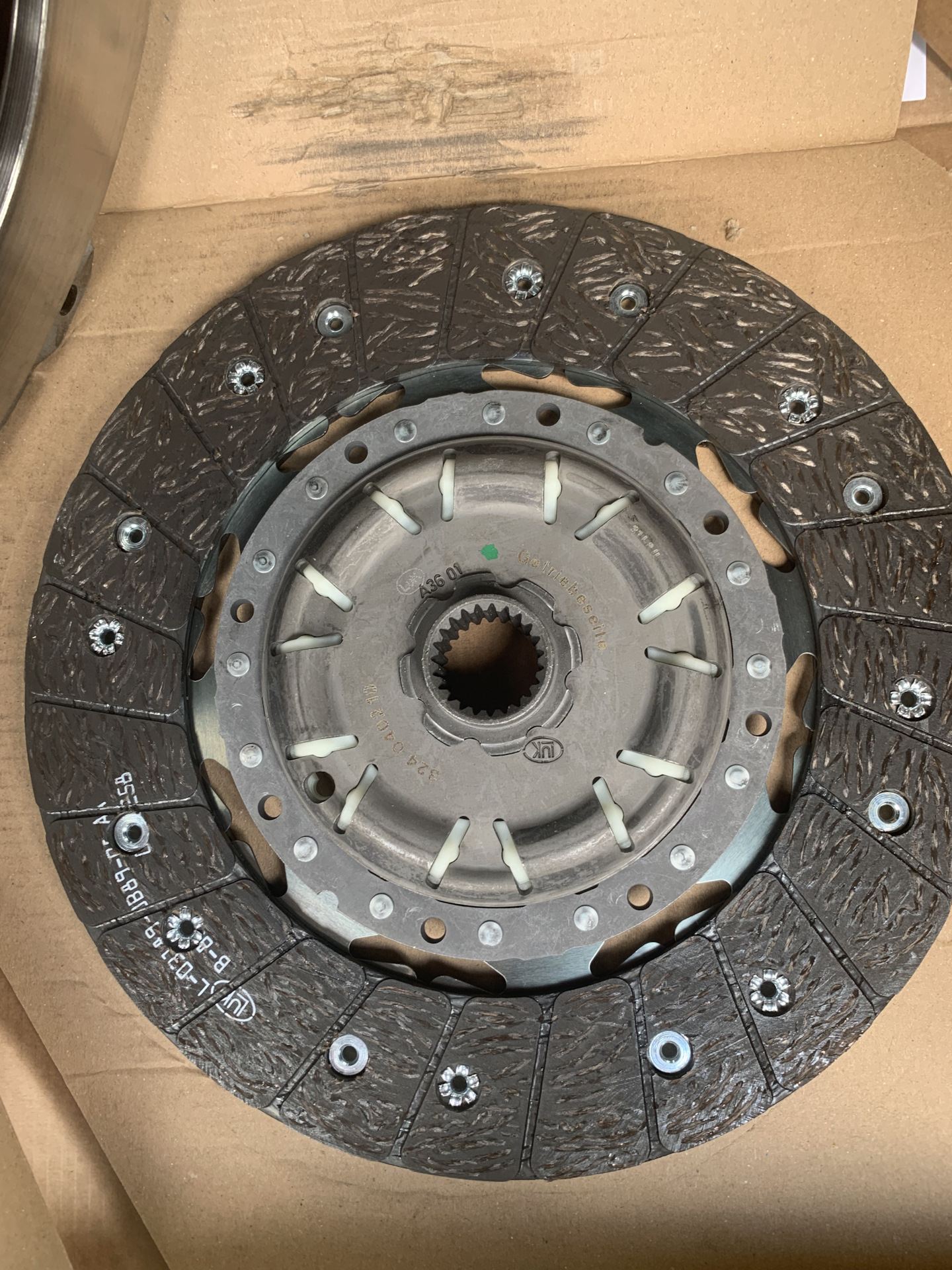 29. Замена сцепления. Бензонасос на своём месте. — Saab 9-3 (2G), 2,8 л ...