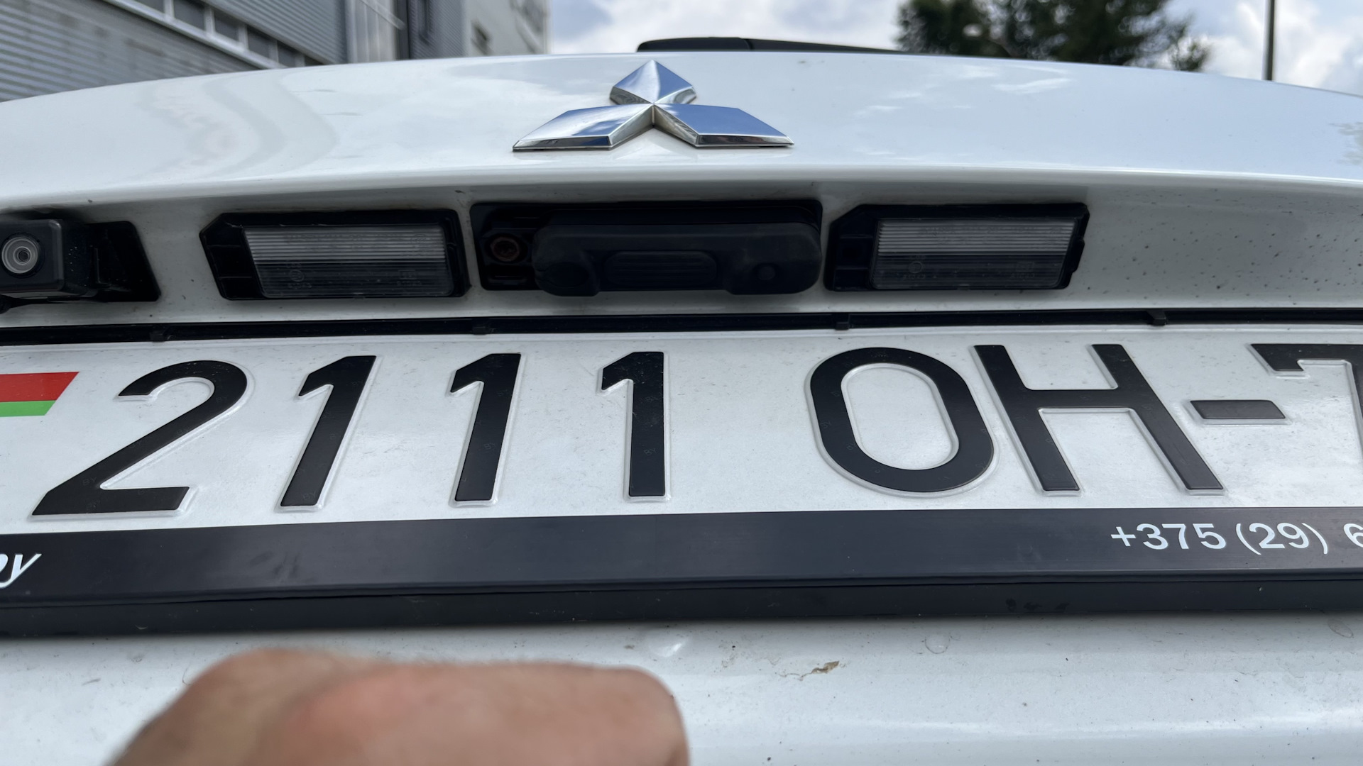 Новая кнопка крышки багажника — Mitsubishi ASX, 2 л, 2013 года ...
