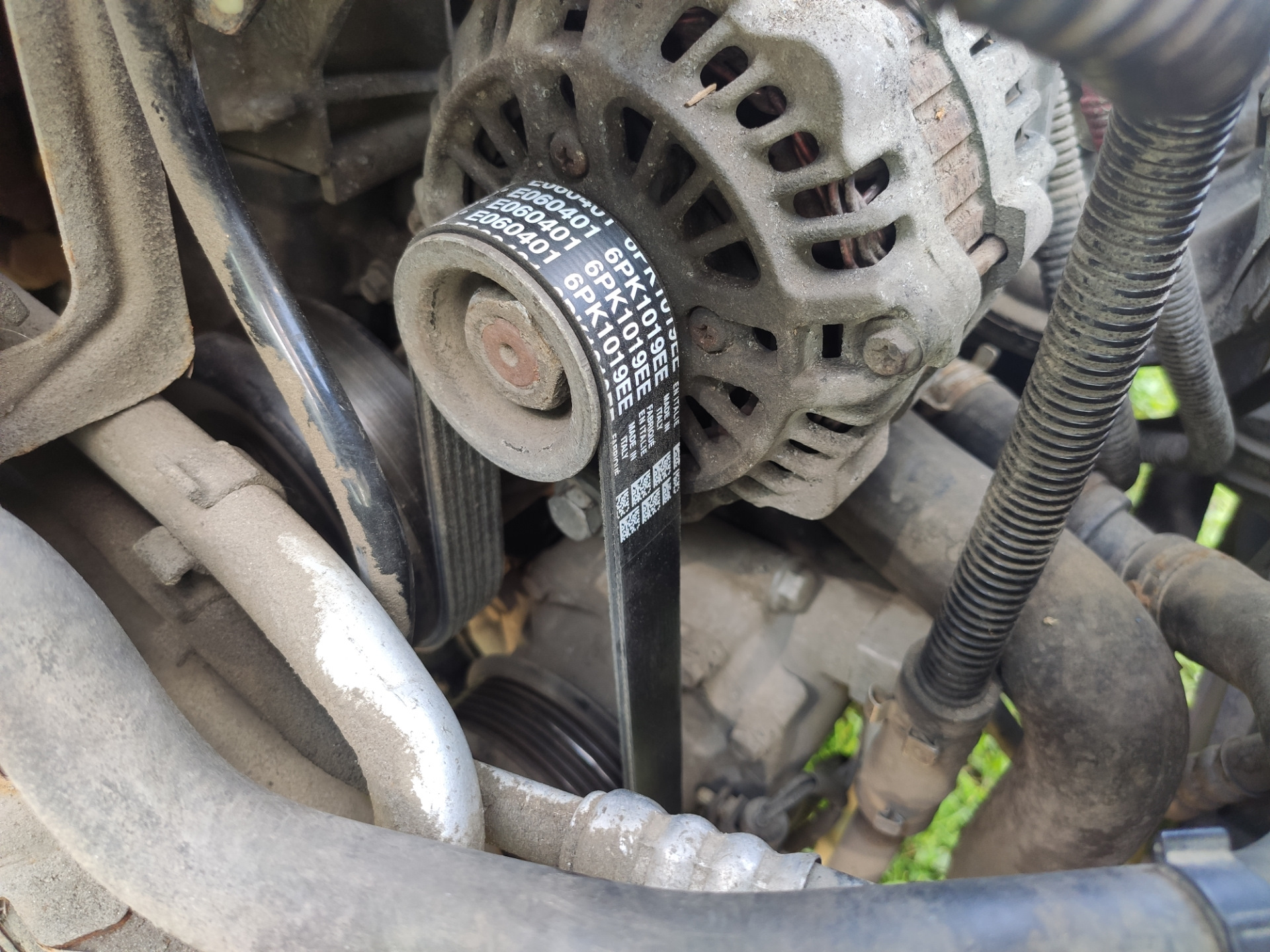 Замена приводных ремней — Ford Fusion, 1,6 л, 2008 года | своими руками ...