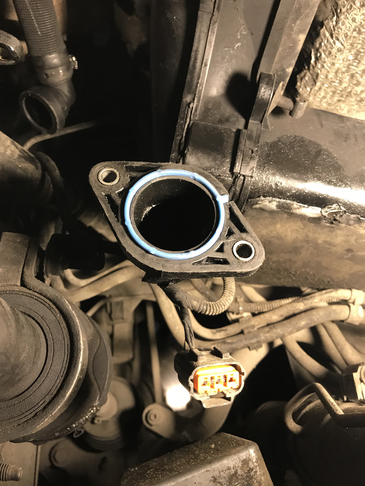 Замена резинки воздуховода 1469705 — Ford Mondeo IV, 2 л, 2008 года ...