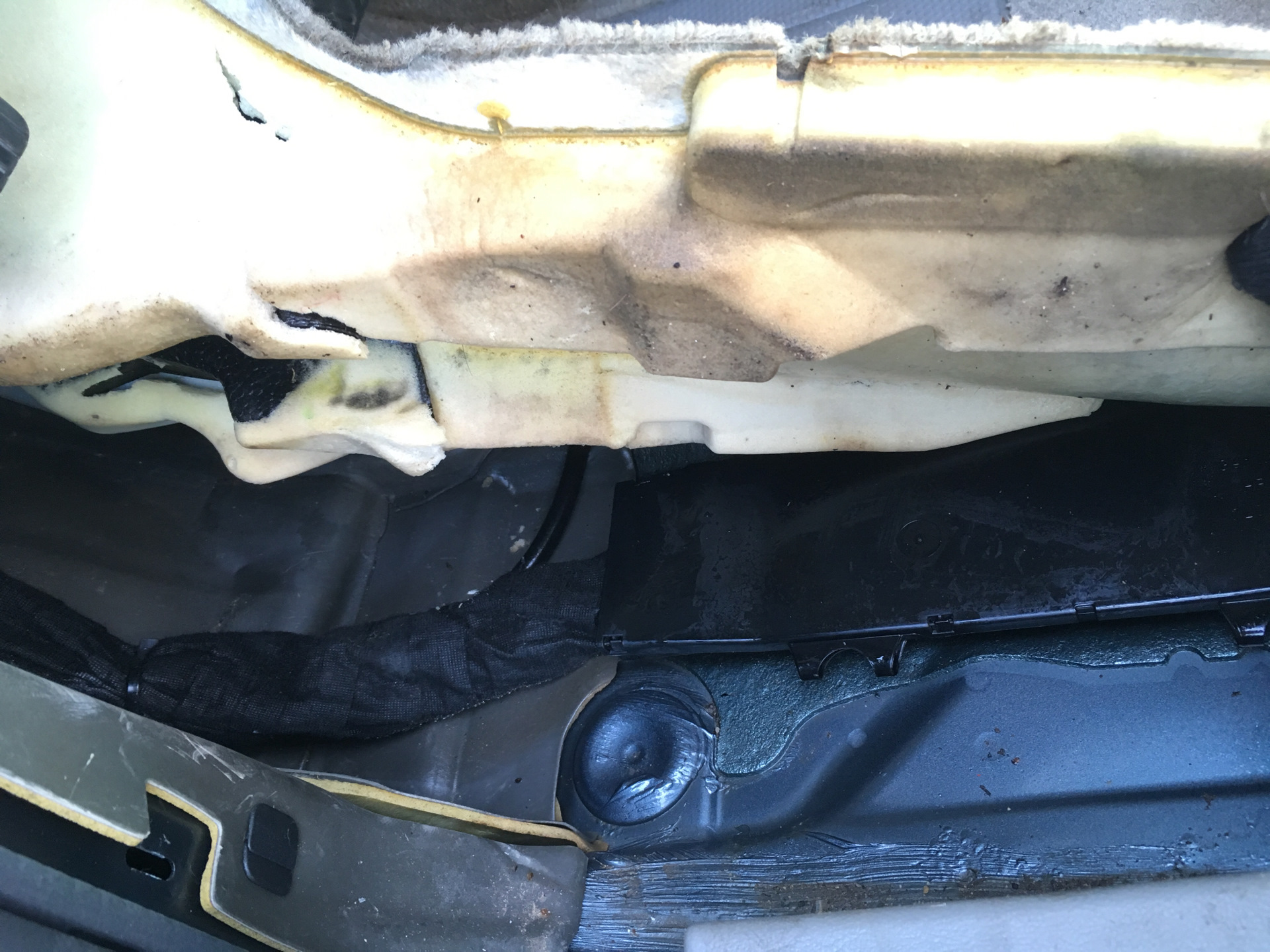 Задний бампер Ford EcoSport, порог задней двери, отделка и крепления ...