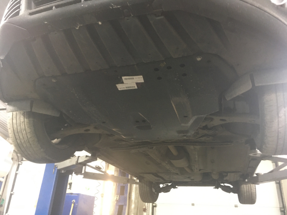 Замена защиты картера двигателя и КПП — Ford Focus Hatchback III, 2 л ...