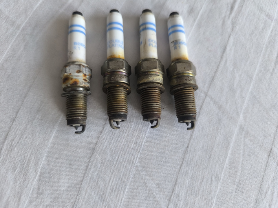 Замена свечей и наконечников катушек зажигания — Skoda Octavia Combi A7 ...