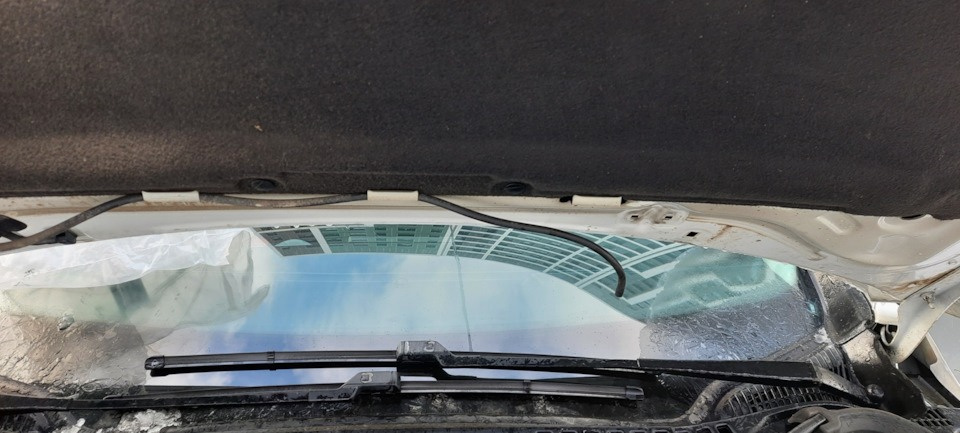 Замена форсунок стеклоомывателя — Peugeot 508 (1G), 1,6 л, 2011 года ...