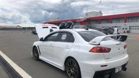 Mitsubishi Lancer Evolution X 2.0 бензиновый 2008 | X Monster на DRIVE2