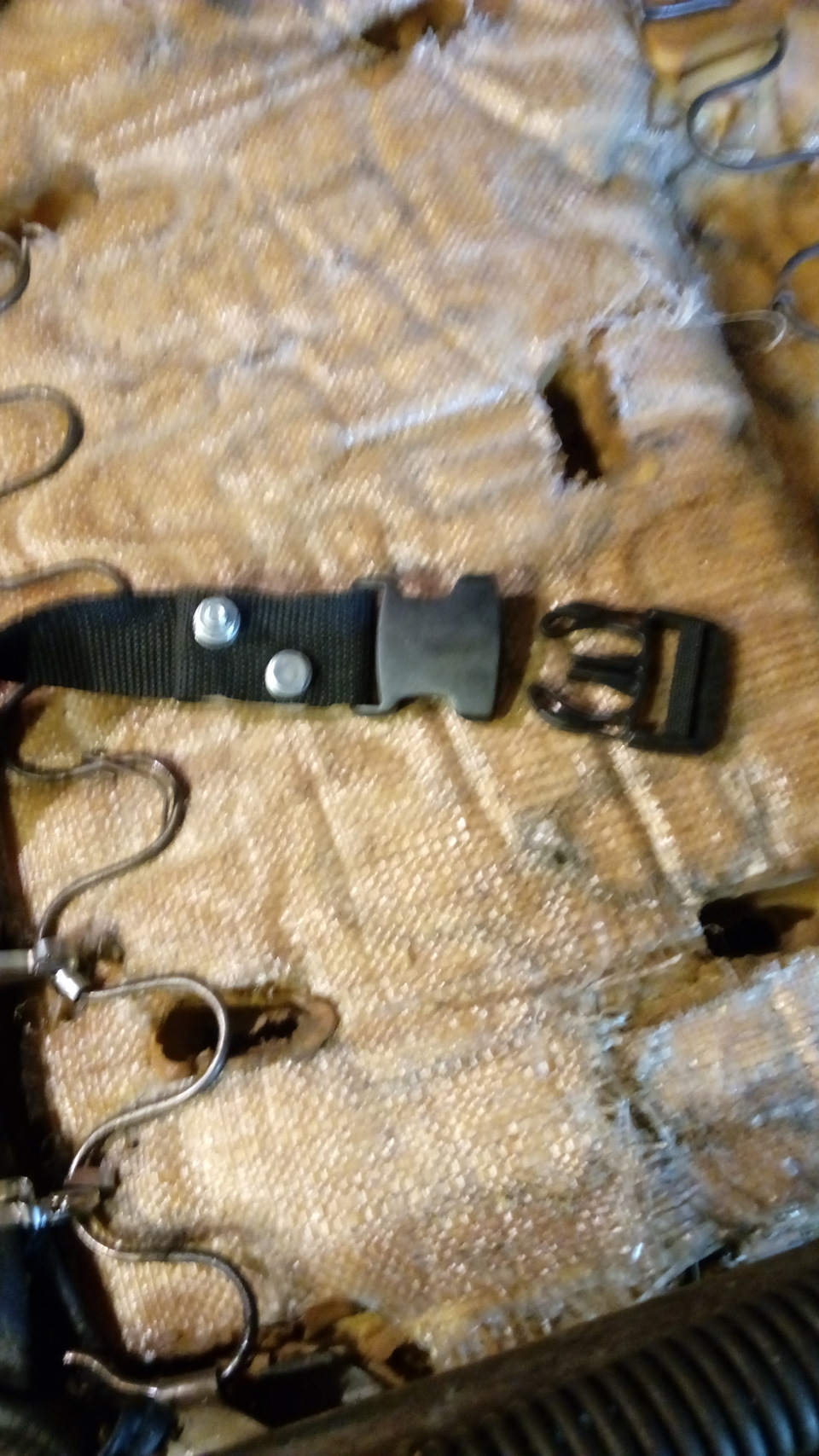 1400711 Молдинг решетки радиатора с эмблемой / Corsa-C Opel | Запчасти ...